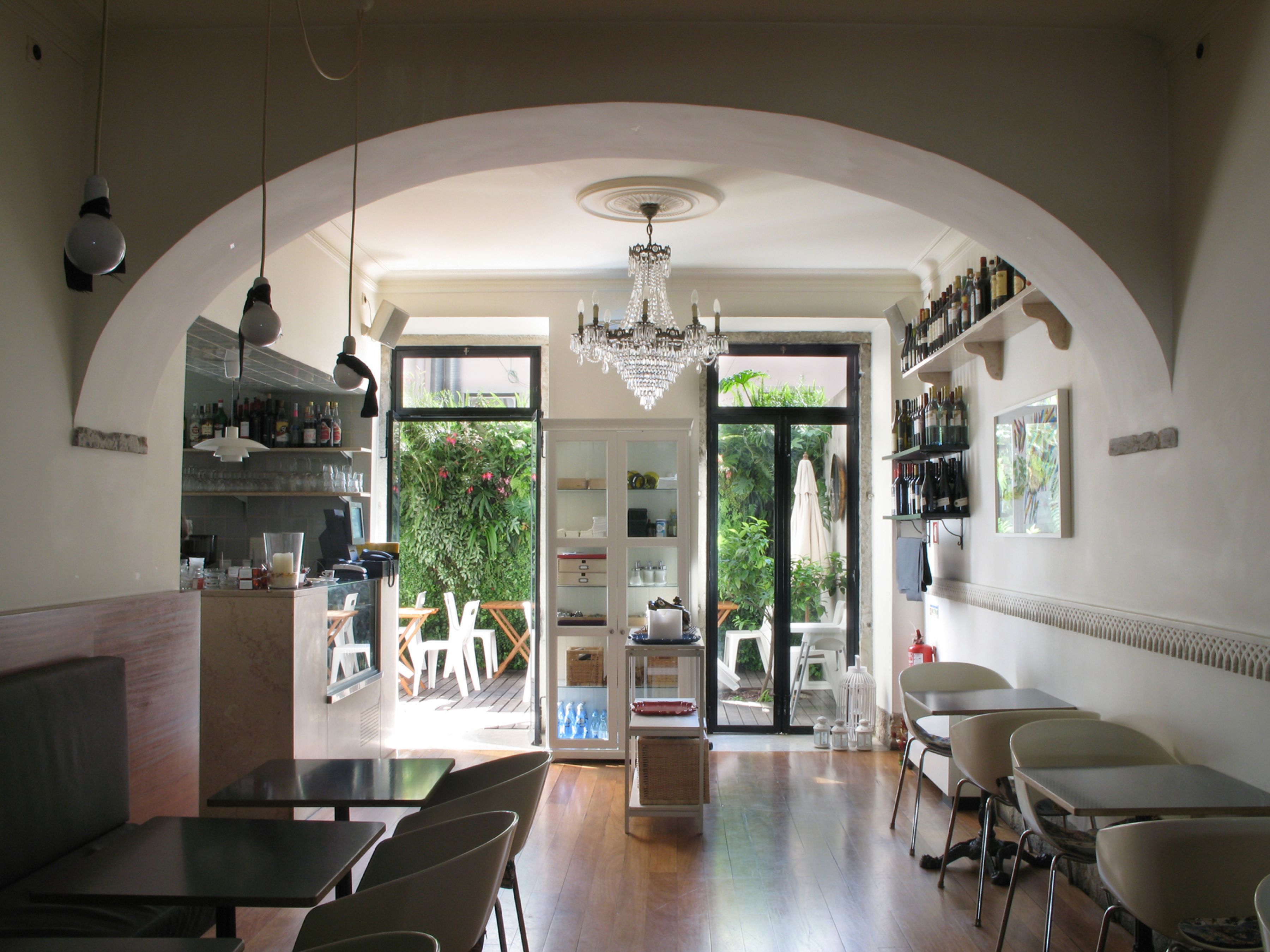 Café Royale :: Vertical Garden Design